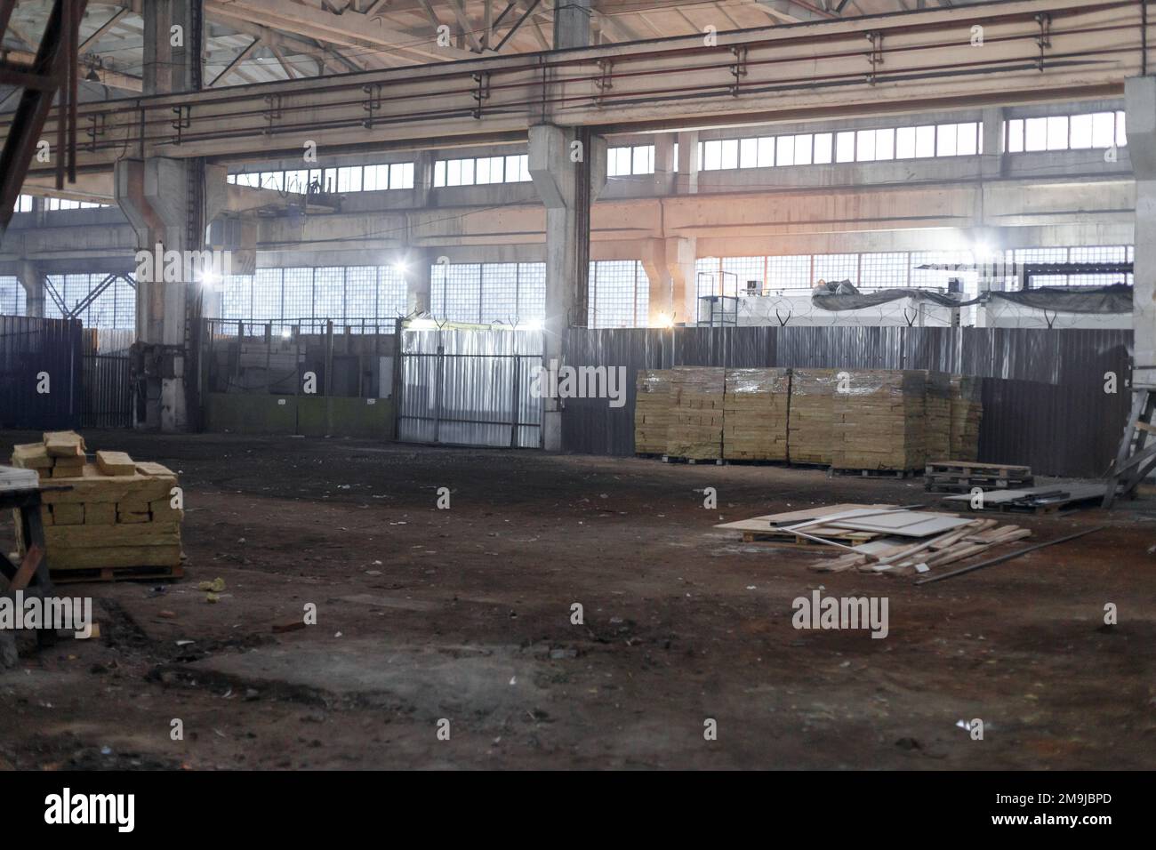 Inside old derelict warehouse hi-res stock photography and images - Alamy