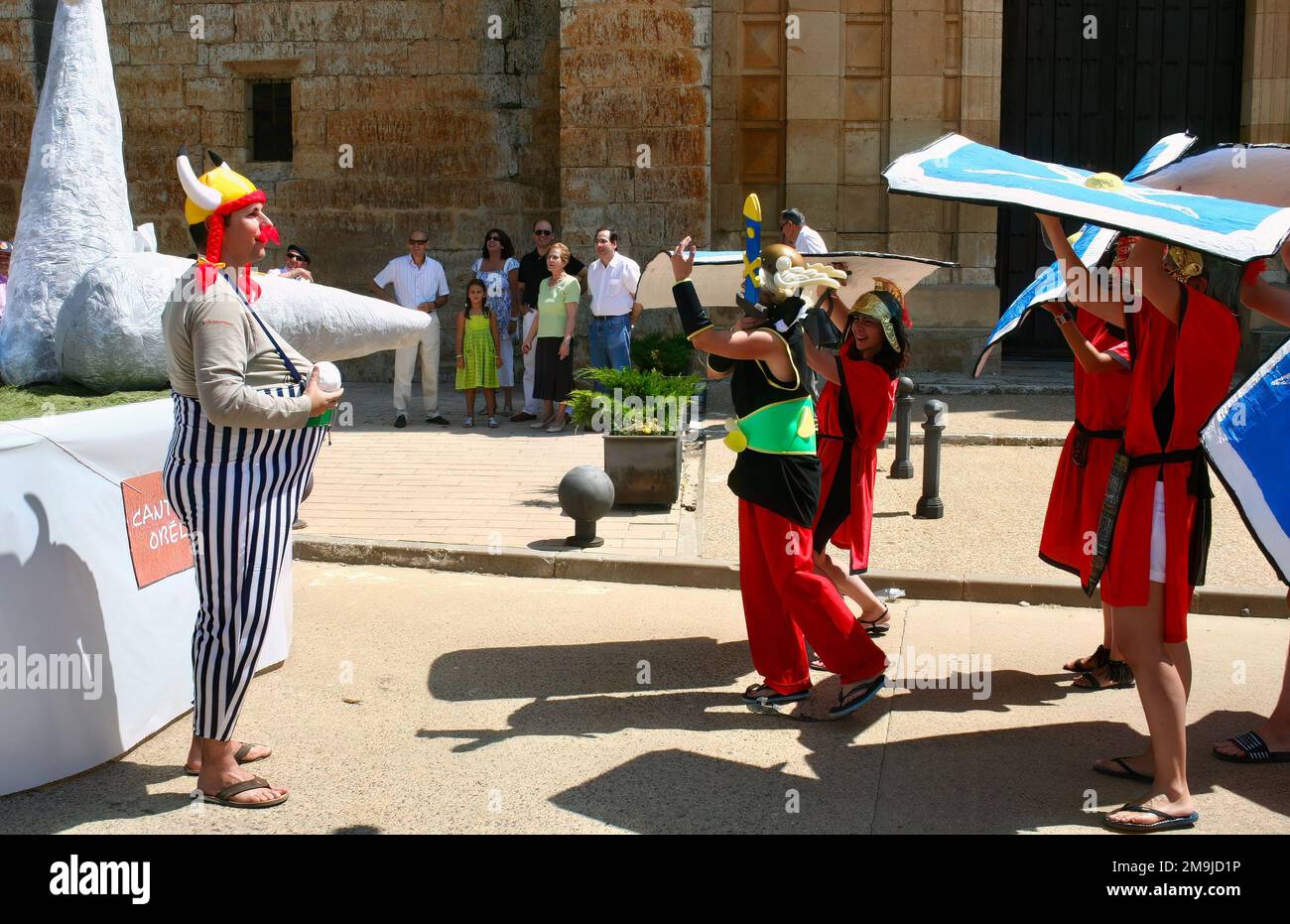 Float with two Asterix and Obelix cartoon character costumes in the ...