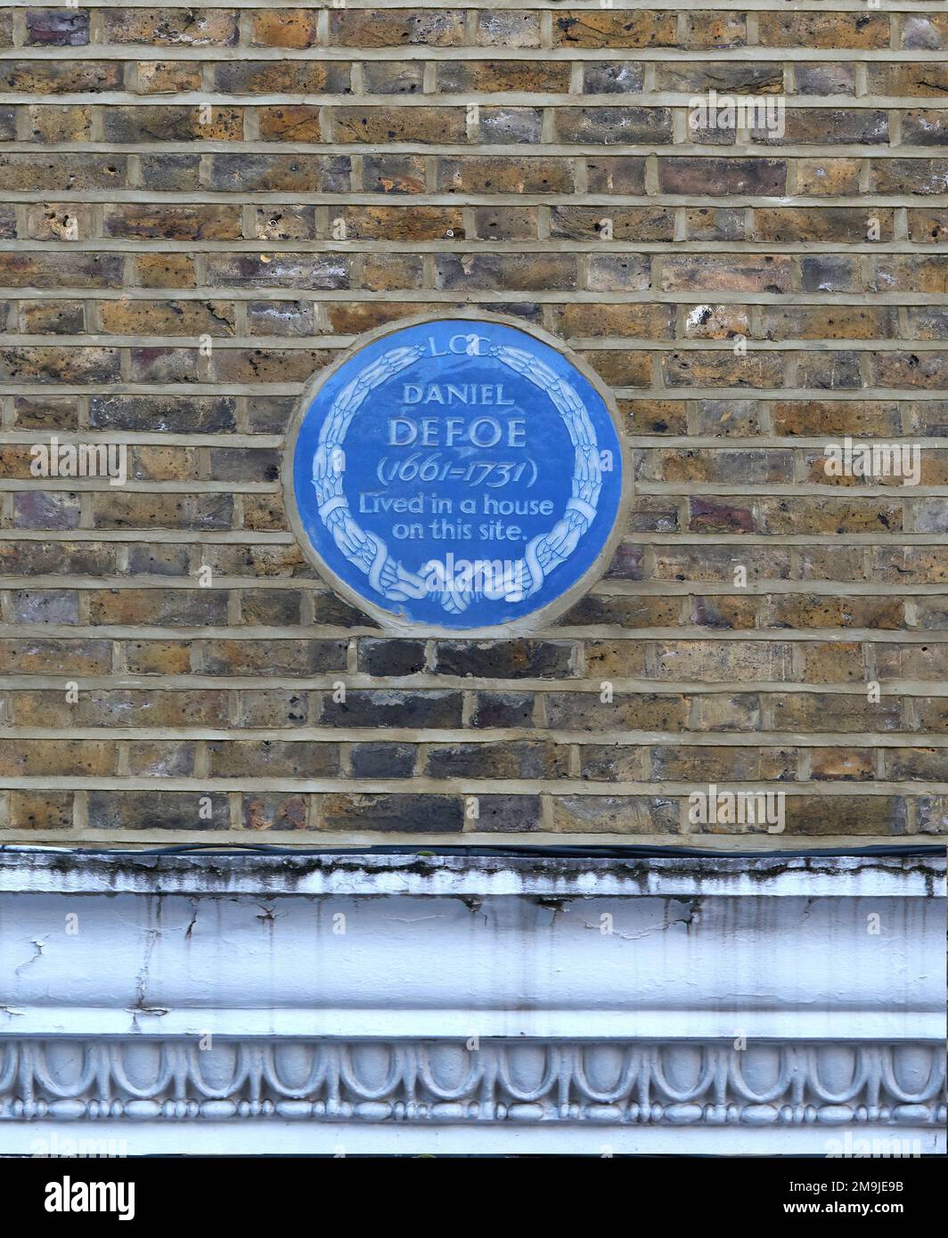 Daniel defoe plaque hi-res stock photography and images - Alamy