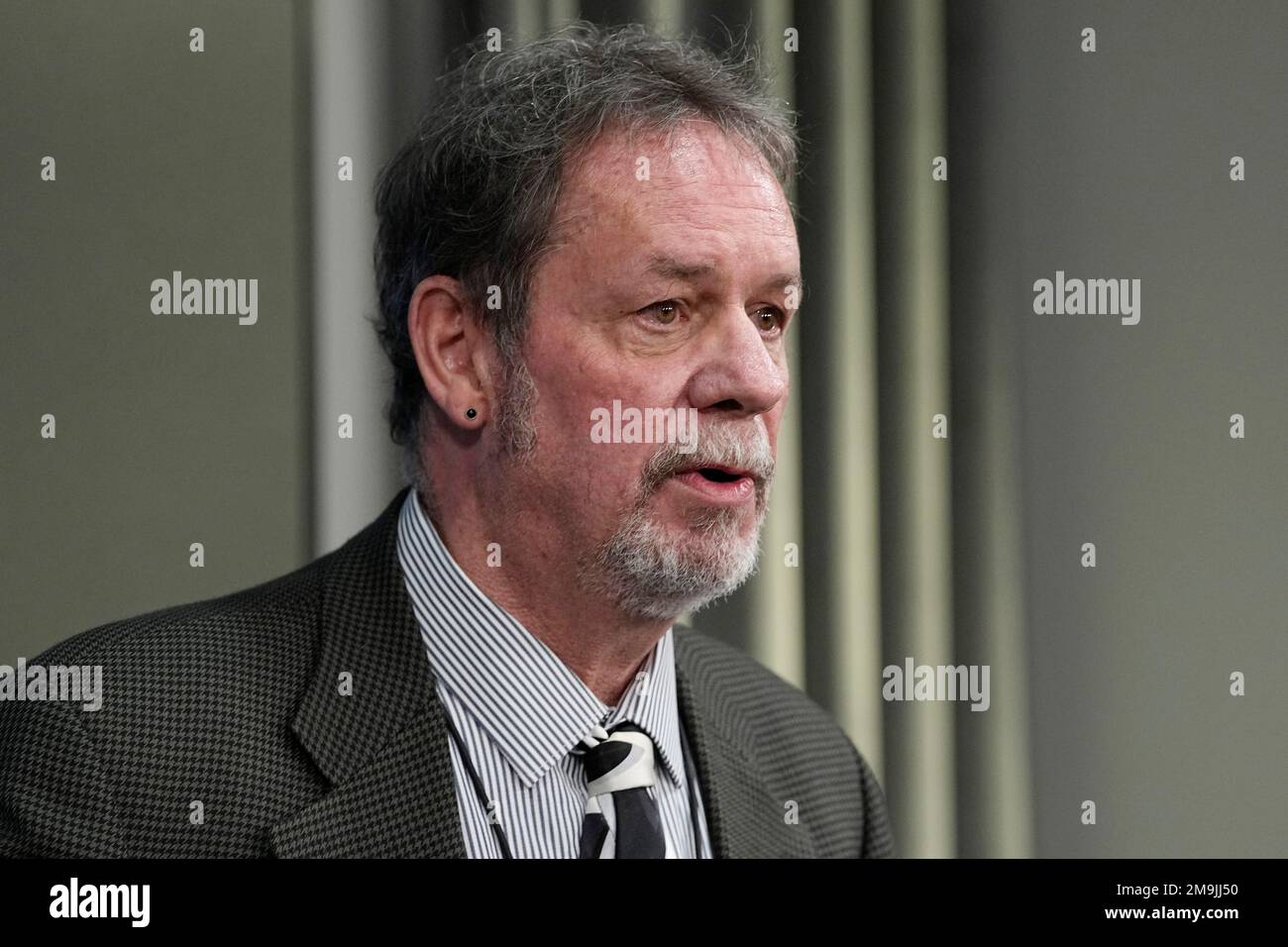 Randy Coyne, one of Scott Eizember's defense attorneys, speaks during a ...