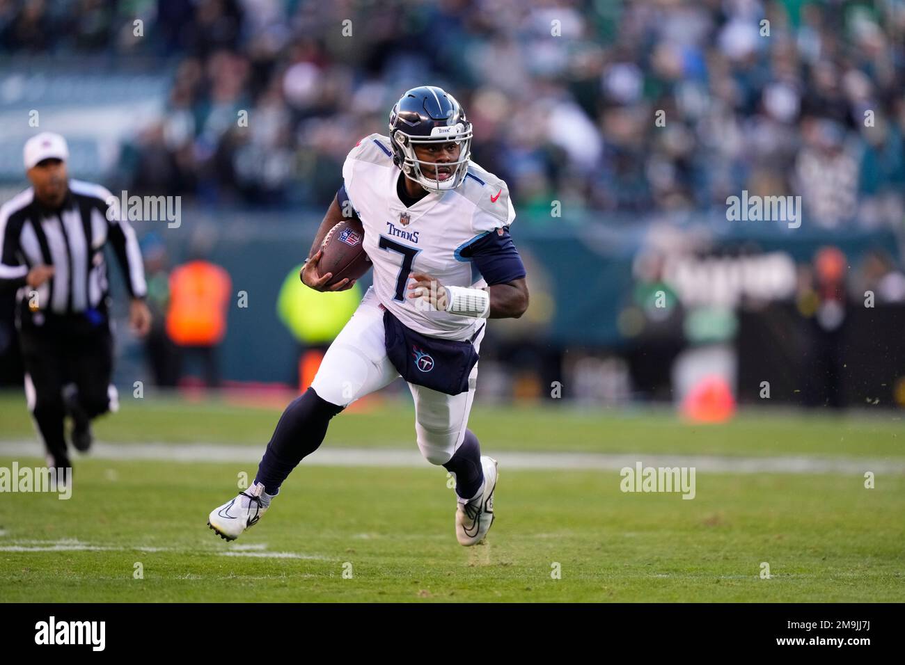 Tennessee Titans quarterback Malik Willis in action during an NFL ...