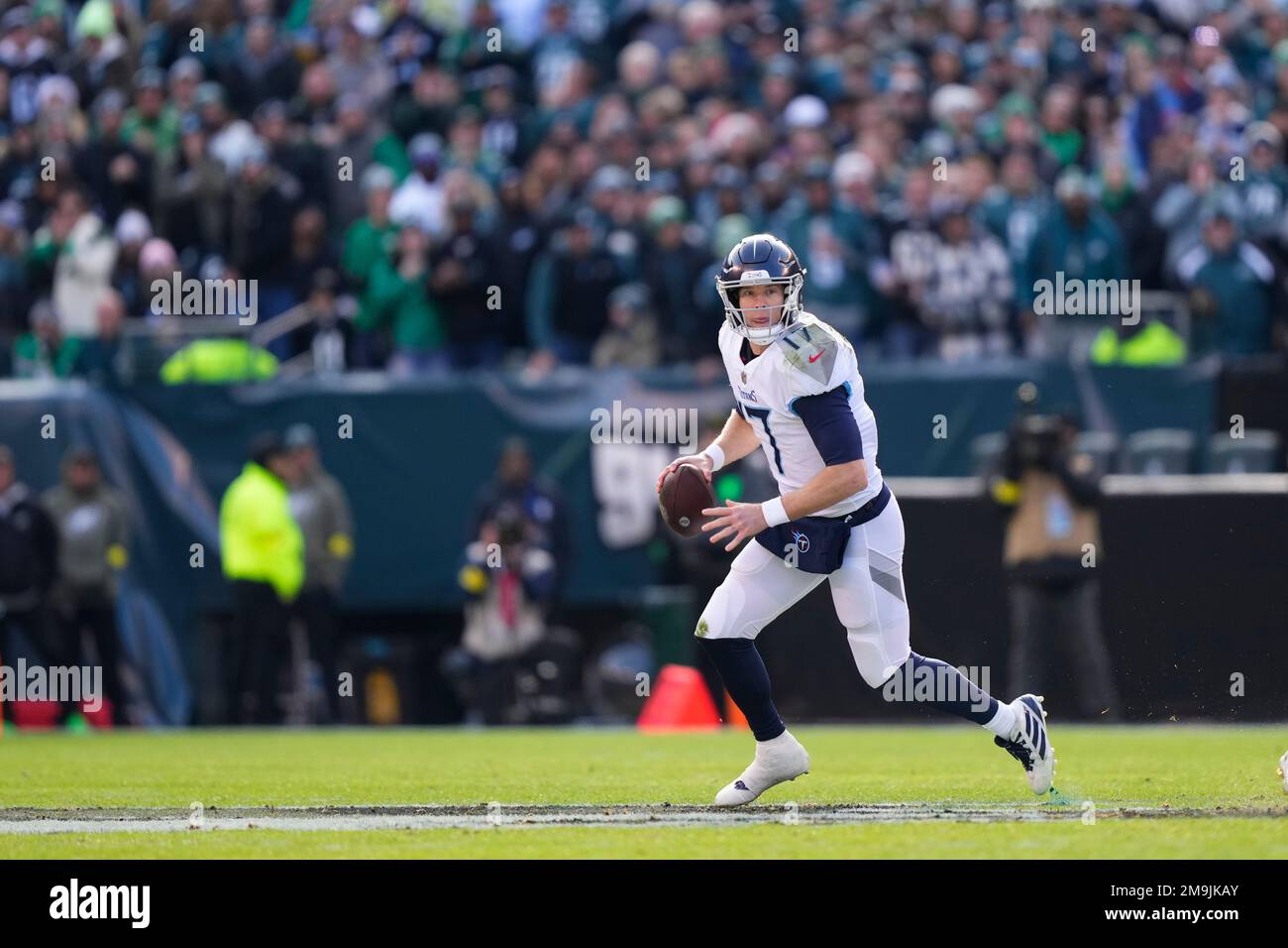 Tennessee Titans quarterback Ryan Tannehill in action during an NFL ...