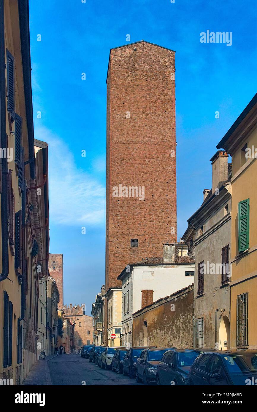 Tall buildings medieval hi-res stock photography and images - Alamy