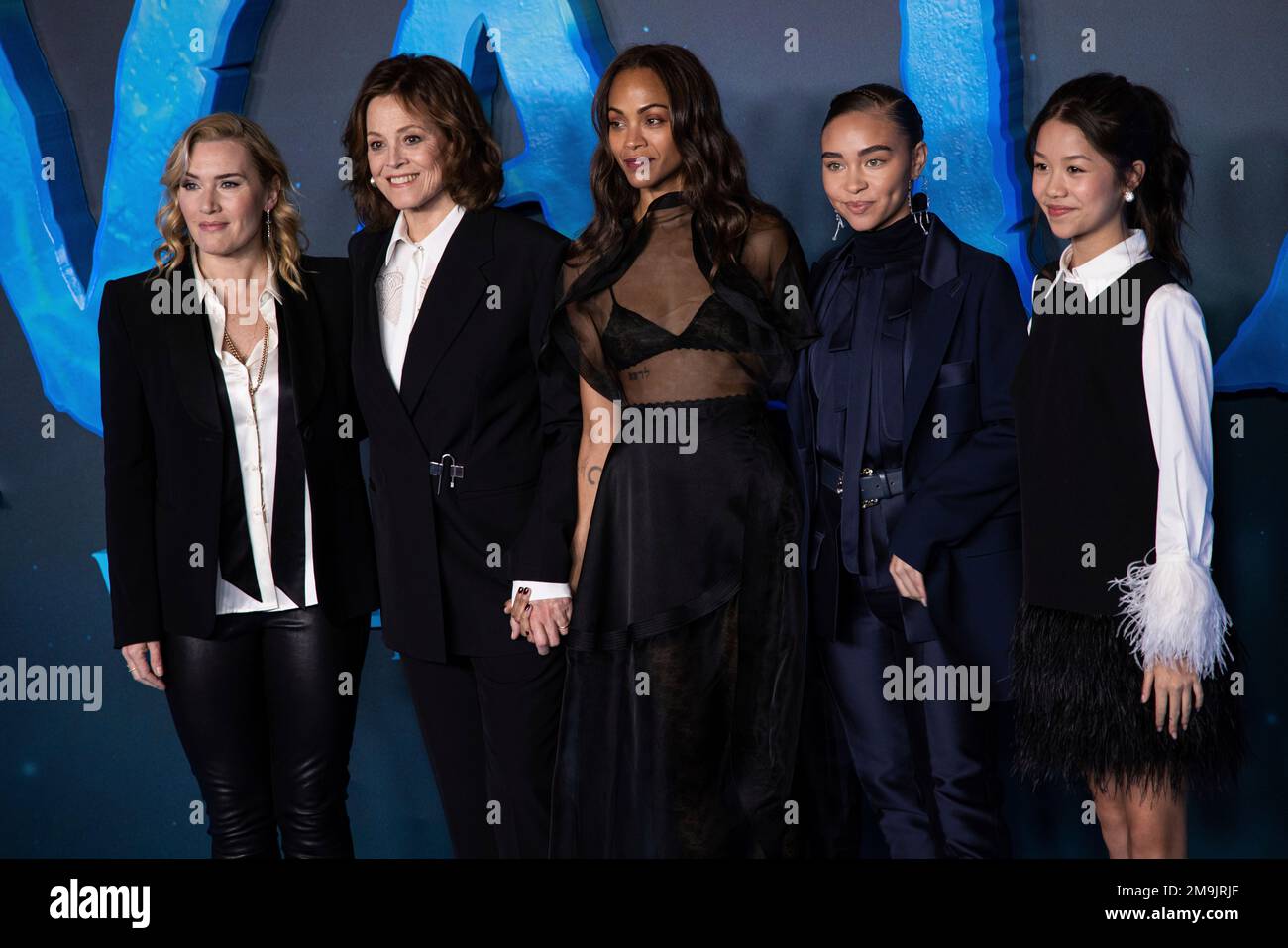 Kate Winslet, Sigourney Weaver, Zoe Saldana, Bailey Bass and Trinity ...