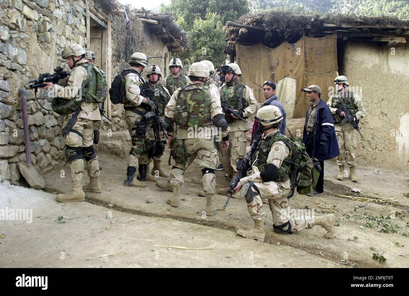 Soldiers of "C" Company, 1ST Battalion, 504th Parachute Infantry ...