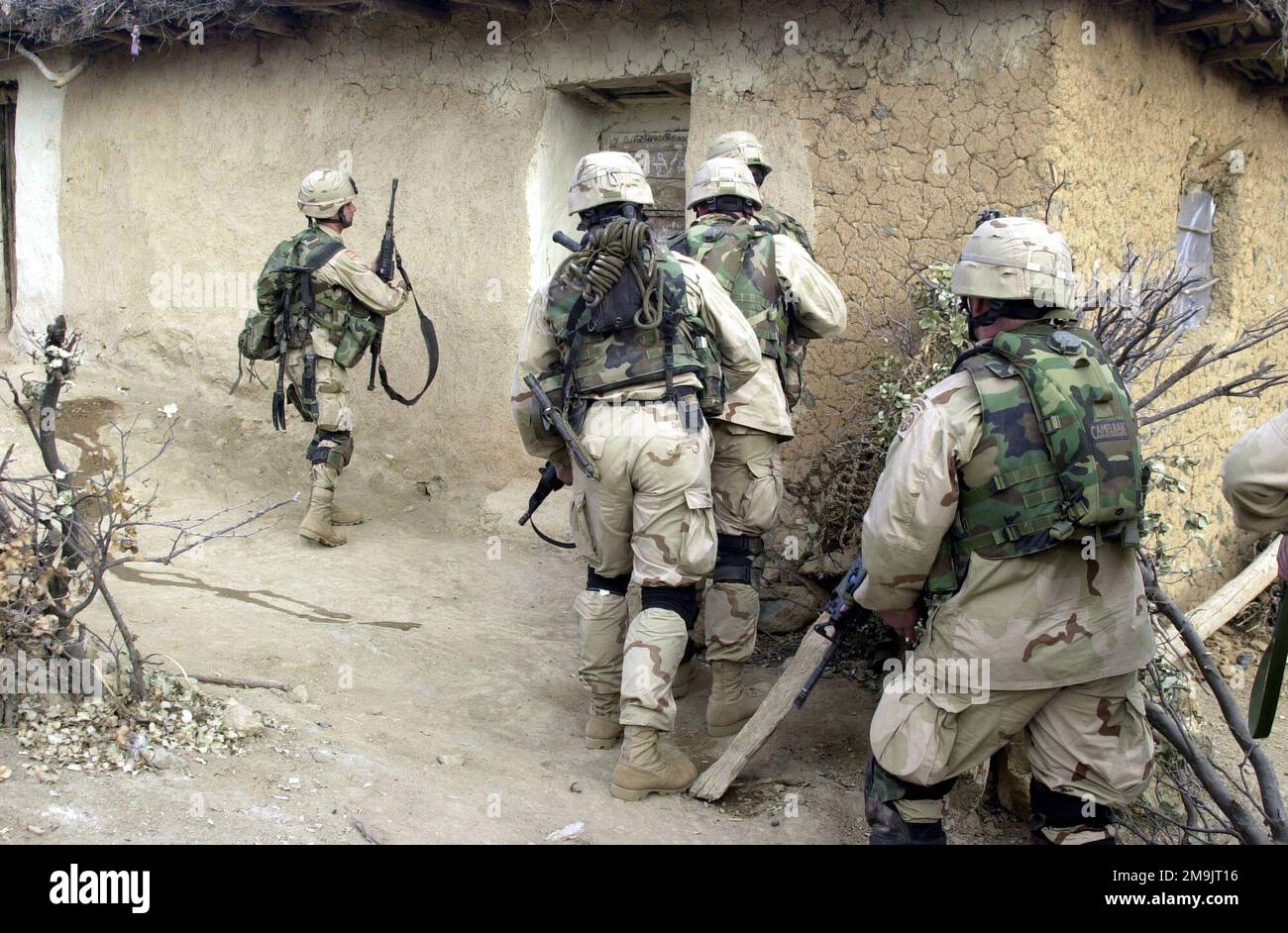 Soldiers of "C" Company, 1ST Battalion, 504th Parachute Infantry ...