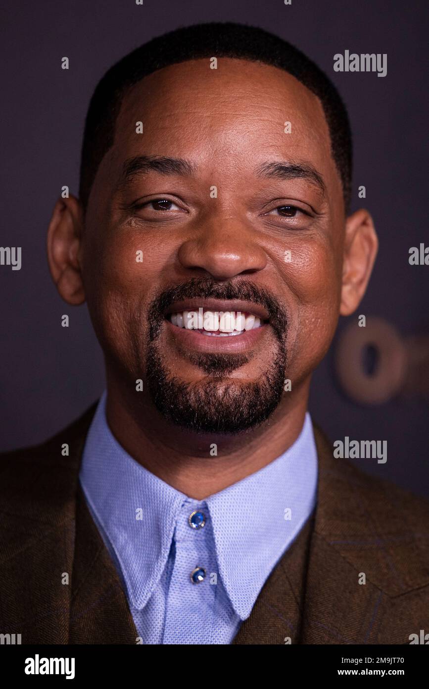 Will Smith poses for photographers upon arrival for the premiere of the ...