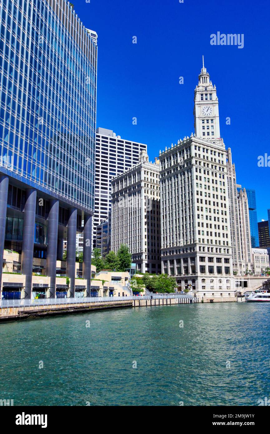 Buildings along Chicago River, Chicago, Illinois, USA Stock Photo - Alamy