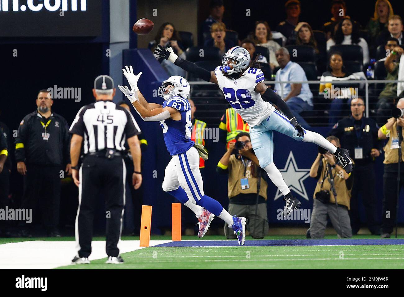 Indianapolis Colts tight end Kylen Granson (83) attempts to catch a ...