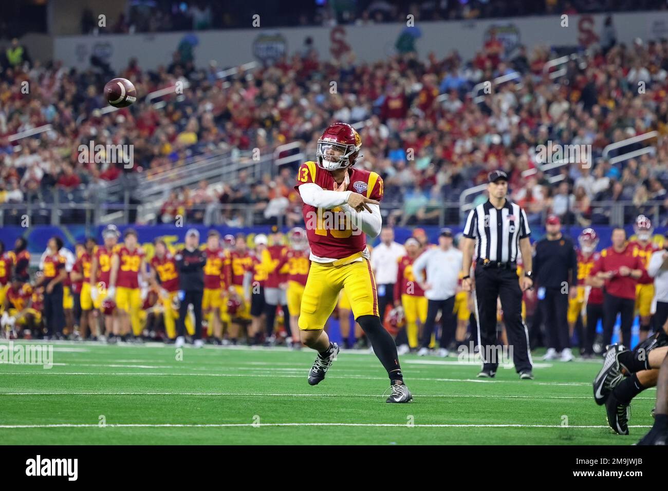 Southern California Trojans quarterback Caleb Williams (13) makes a ...