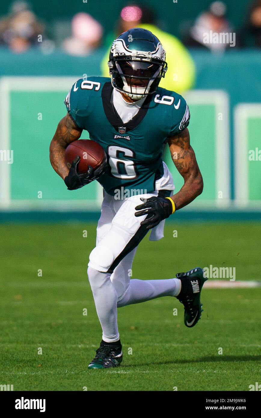 Philadelphia Eagles wide receiver DeVonta Smith (6) in action during ...