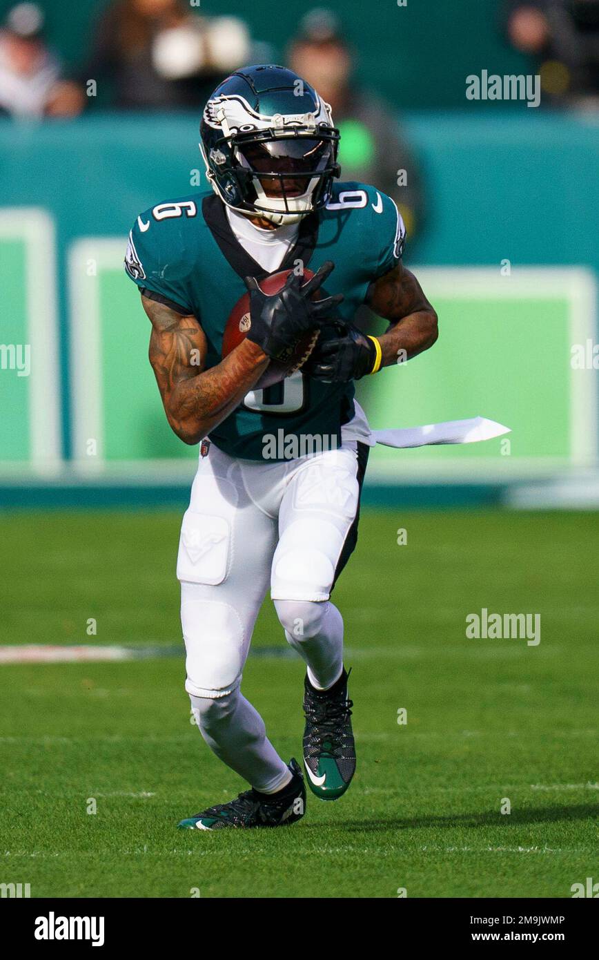 Philadelphia Eagles wide receiver DeVonta Smith (6) in action during ...