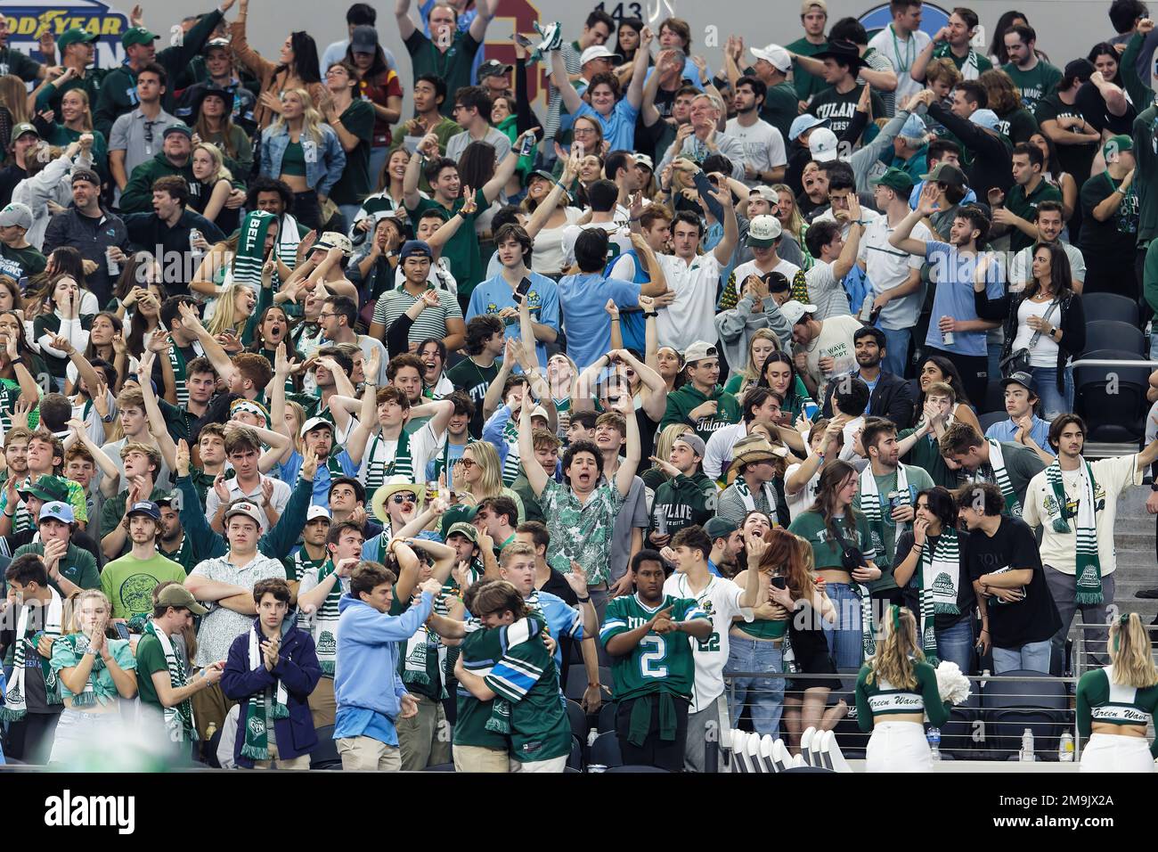 Bring your wave hi-res stock photography and images - Alamy