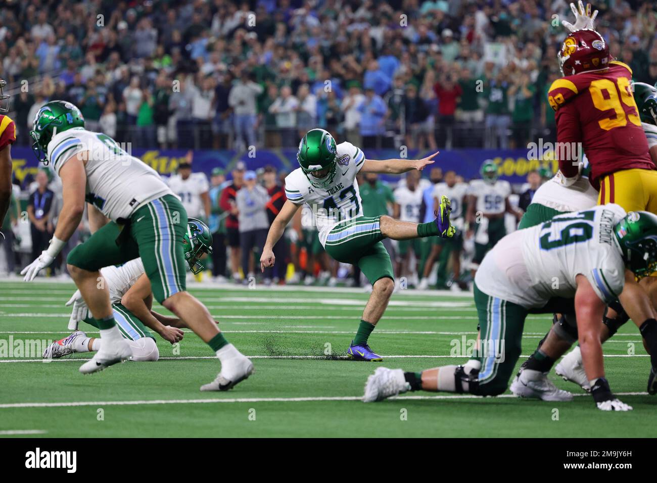 Tulane Green Wave place kicker Valentino Ambrosio (43) converts the ...