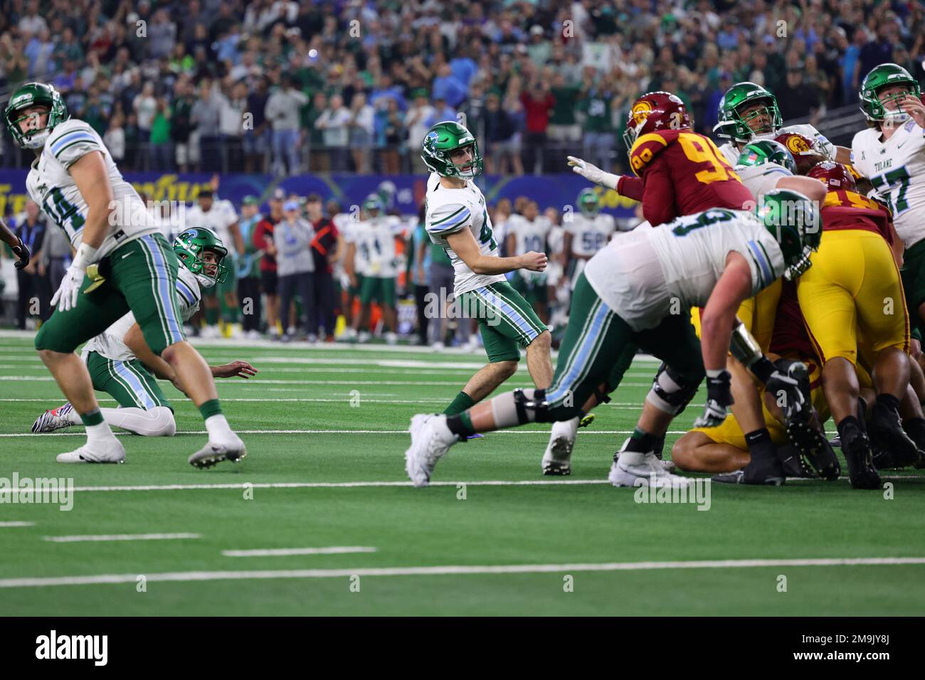 Tulane Green Wave place kicker Valentino Ambrosio (43) converts the ...