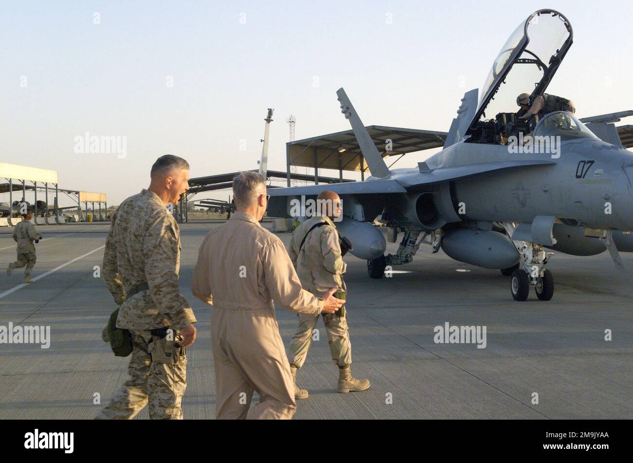 First Marine Expeditionary Force (1MEF) Commanding General, Lieutenant ...