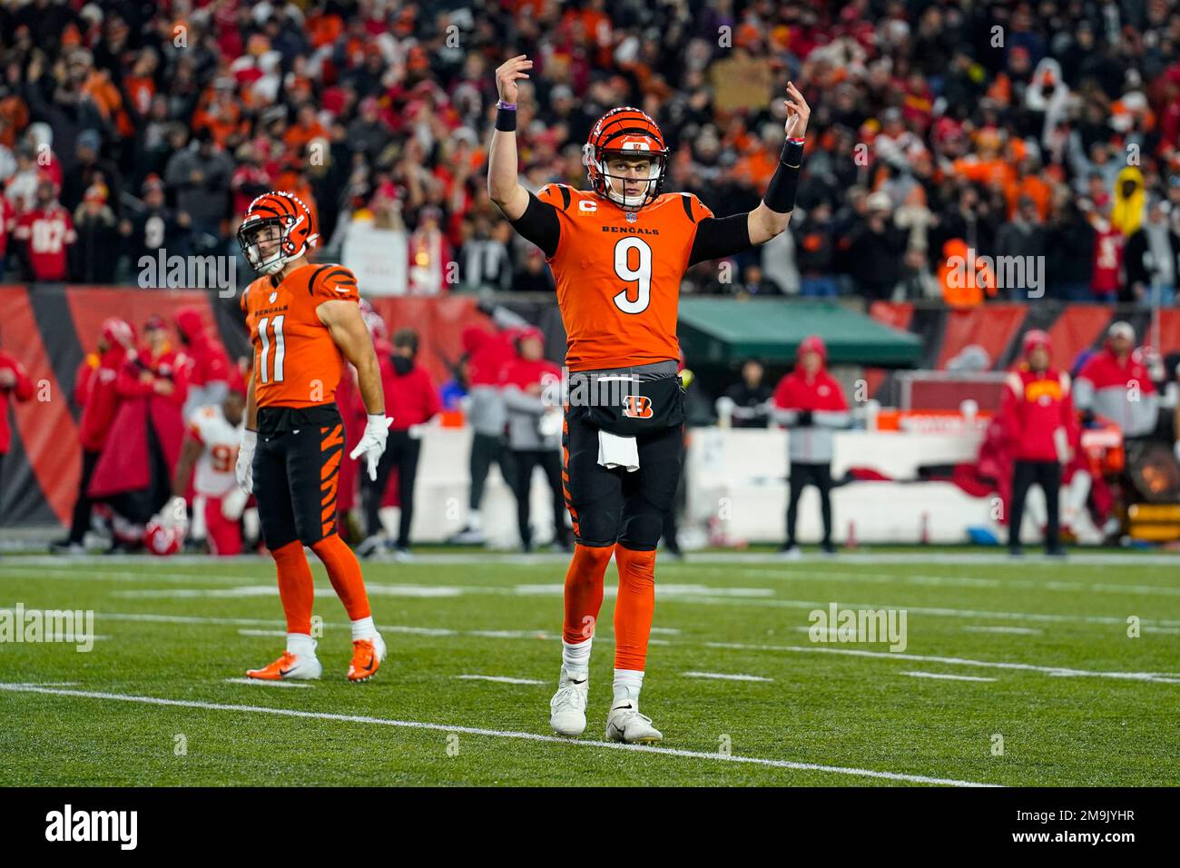Cincinnati Bengals quarterback Joe Burrow (9) celebrates in the second ...