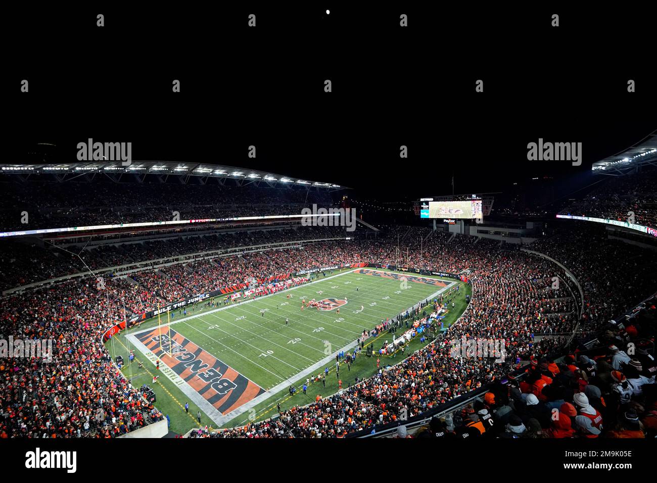 The Cincinnati Bengals play the Kansas City Chiefs in the second half ...