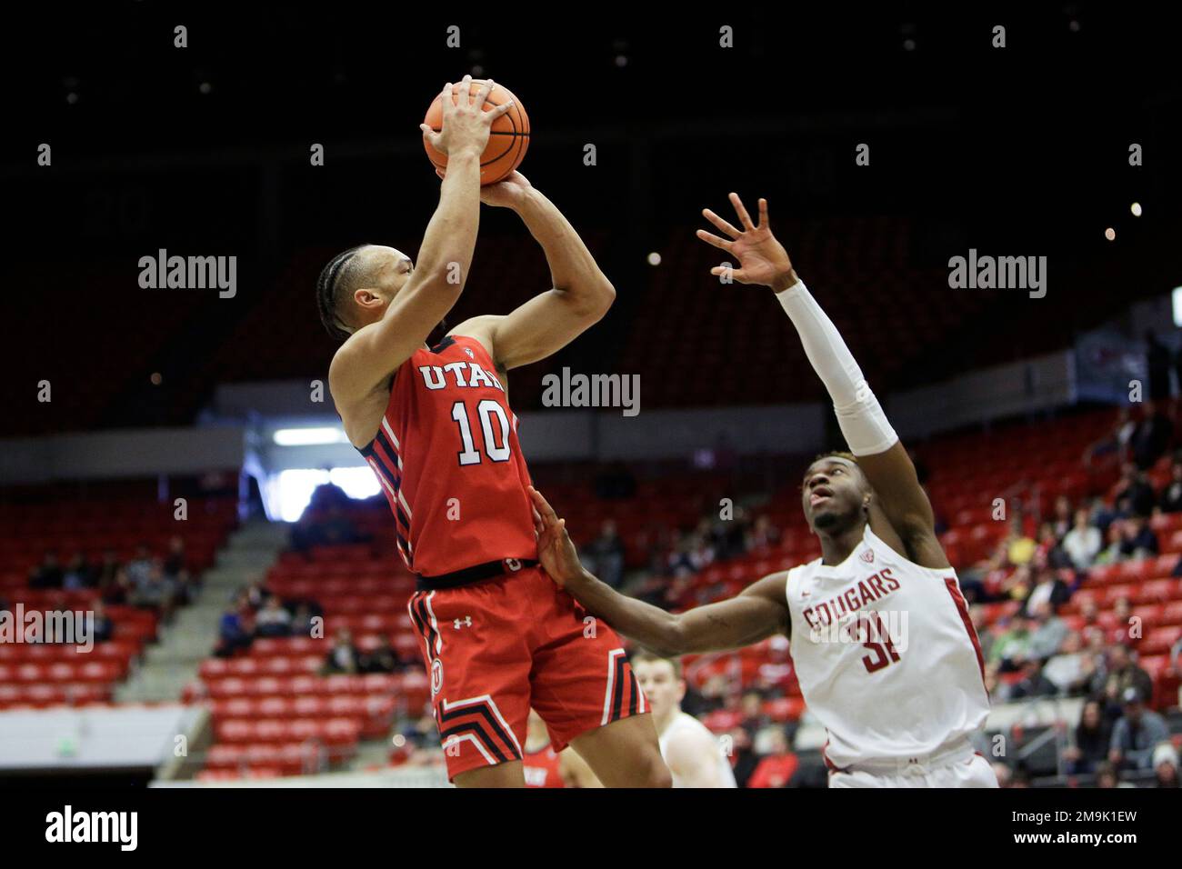 Utah guard Marco Anthony (10) shoots while defended by Washington State ...