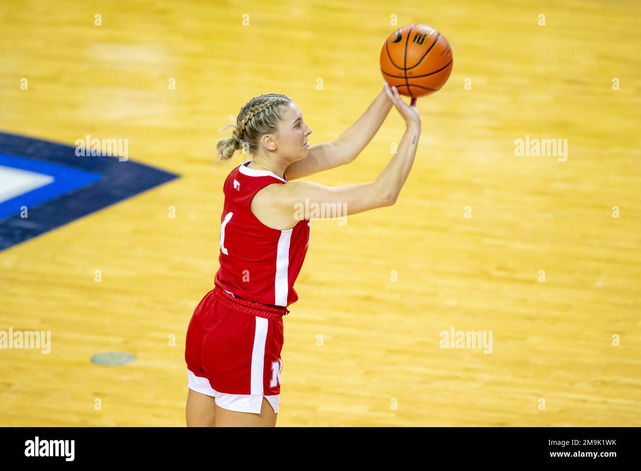 Nebraska guard Jaz Shelley (1) makes a jump shot against Creighton ...