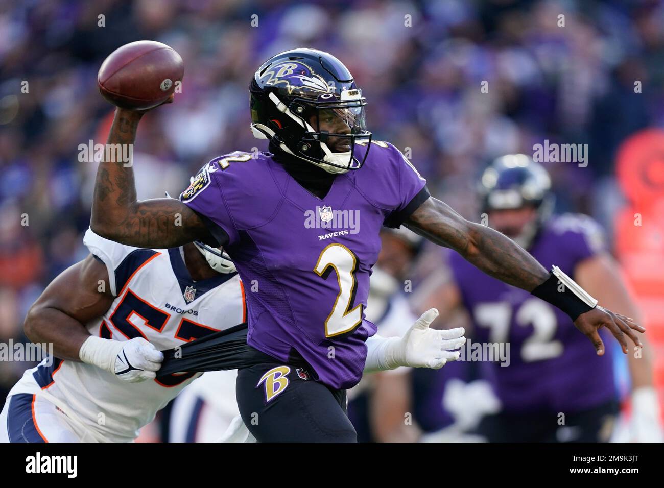 Baltimore Ravens quarterback Tyler Huntley (2) throws an intercepted ...