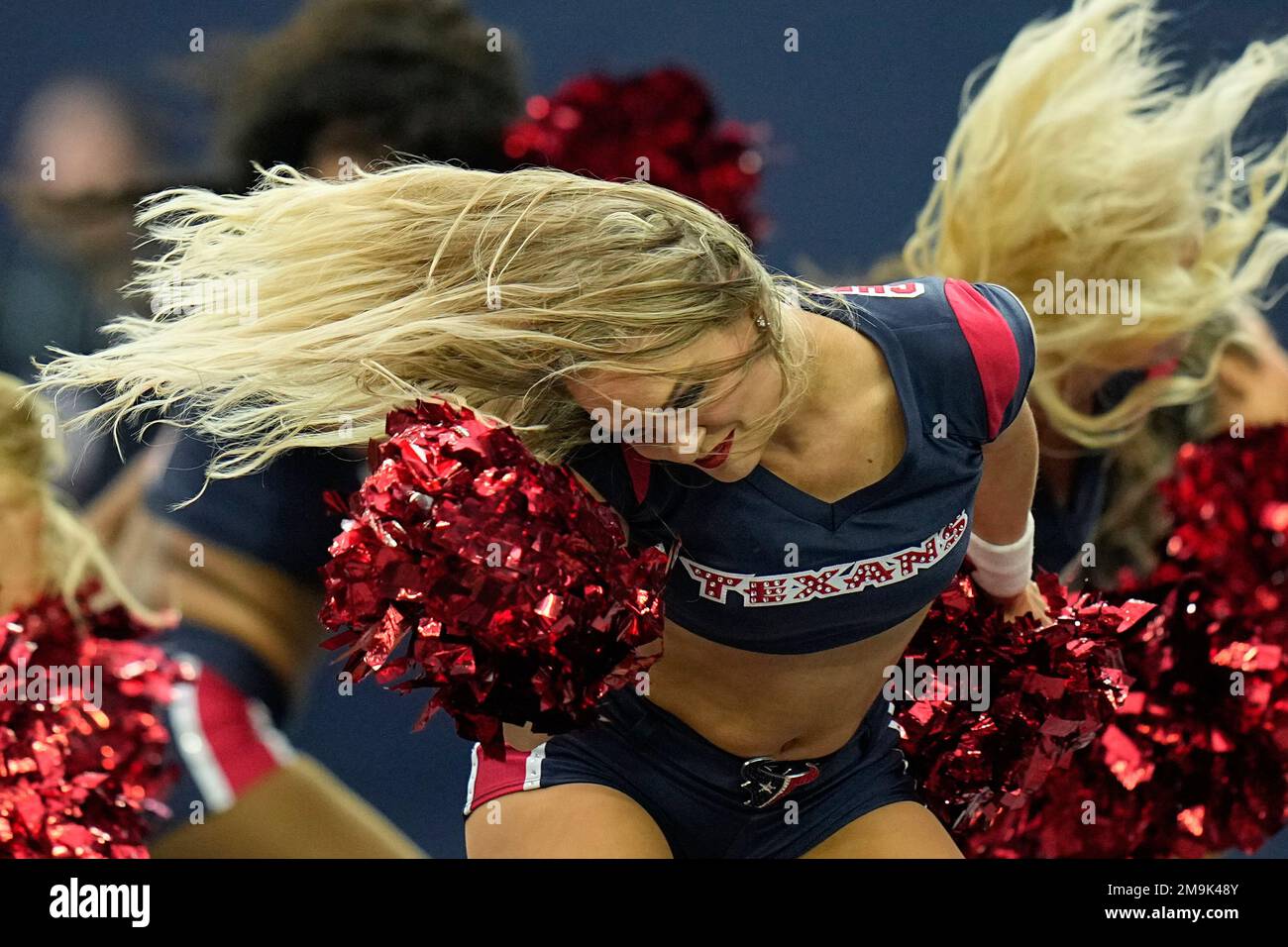 Houston Texan cheerleaders dance during the first half of an NFL ...