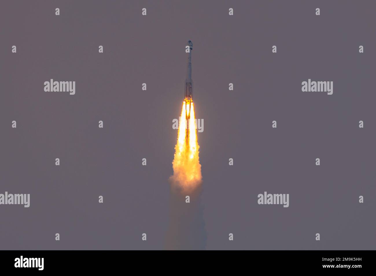 An Atlas V rocket launches Orbital Flight Test-2 from SLC-41 at Cape ...