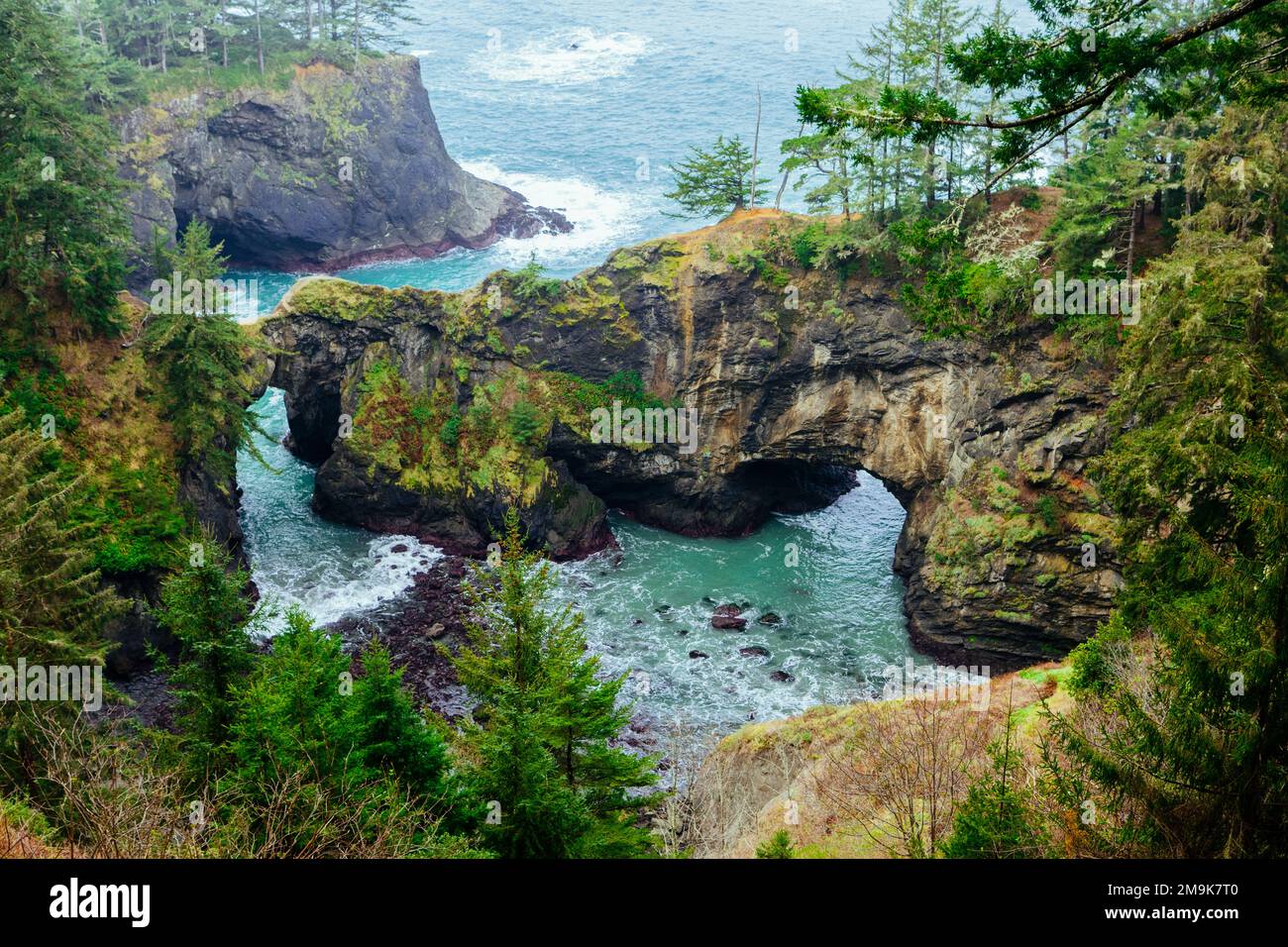 Inlet with natural bridge, Samuel H. Boardman State Scenic Corridor ...