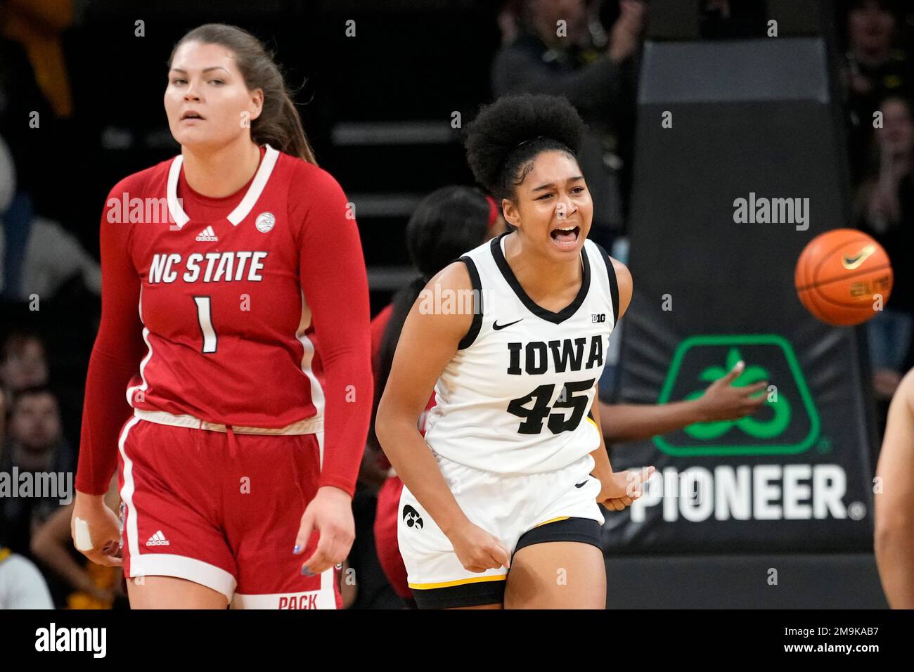 Iowa forward Hannah Stuelke (45) reacts in front of North Carolina ...