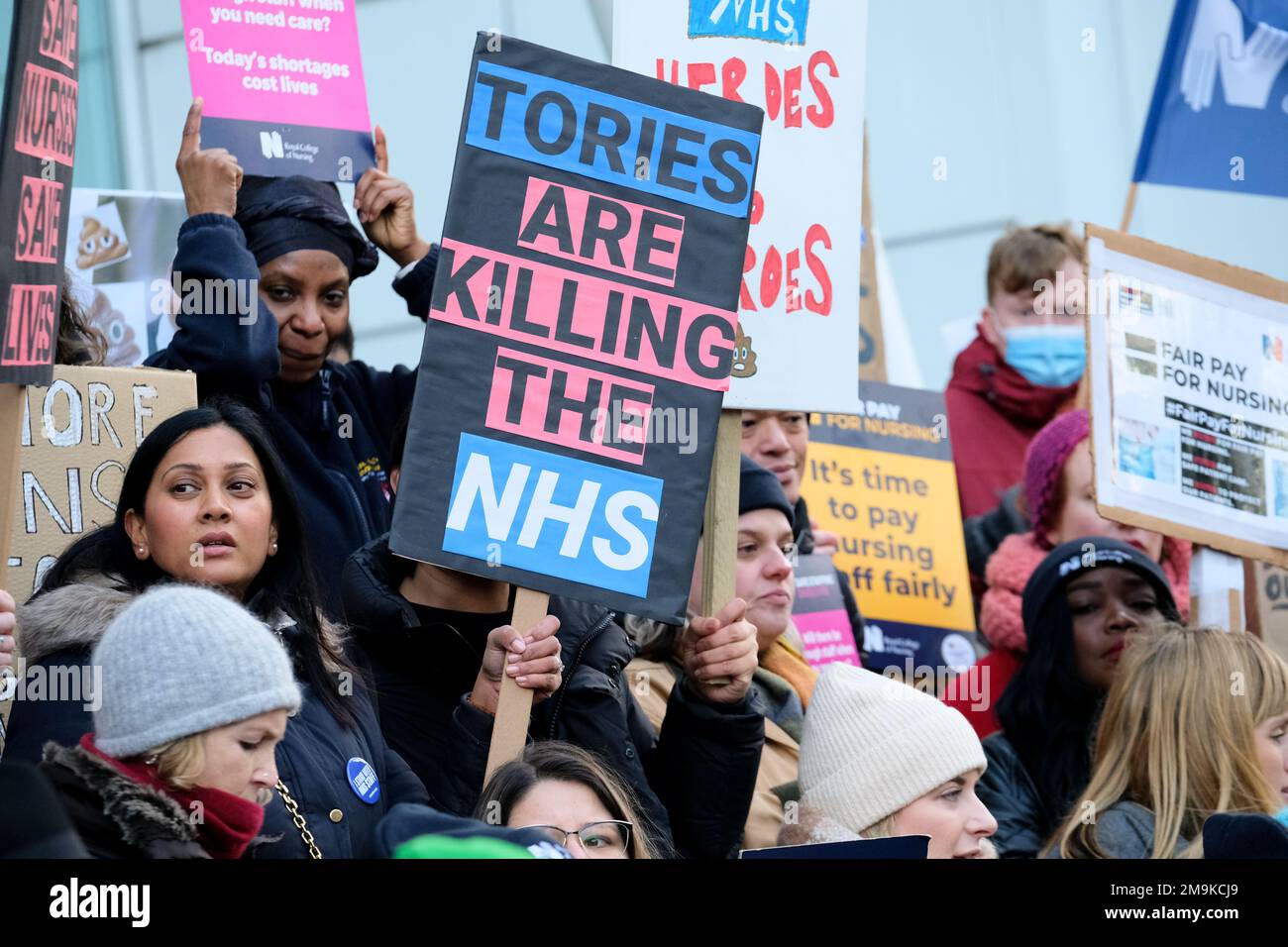 London, UK. 18th Jan 2023. Nurses and NHS supporters march to Downing ...