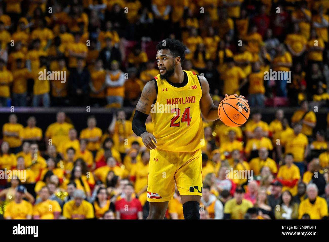 Maryland forward Donta Scott (24) brings the ball up court during the ...