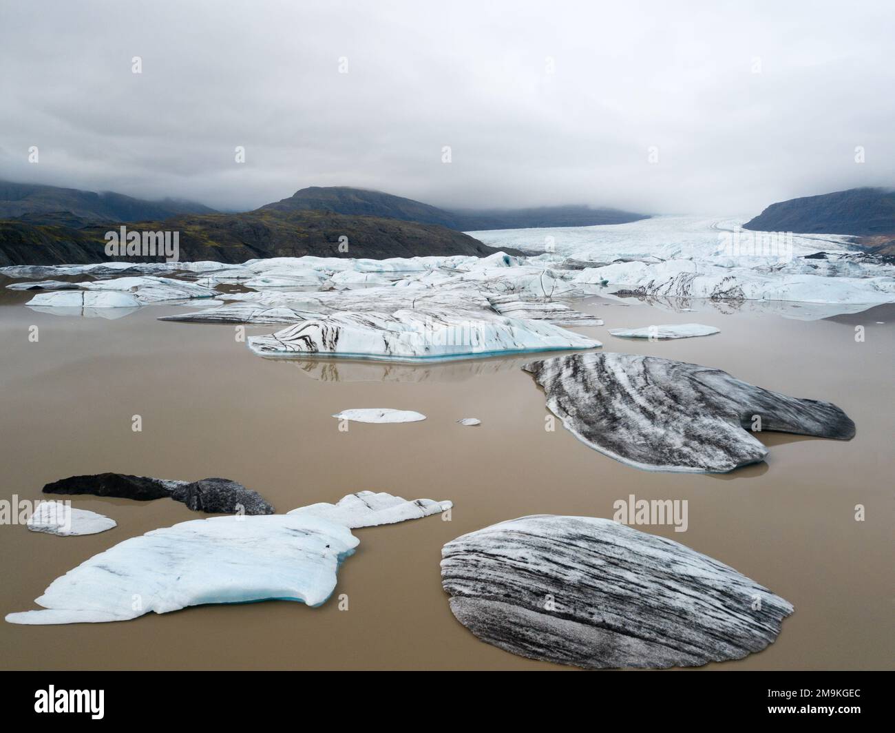 Jokulsarlon glacier lagoon, Iceland at sunset. Beautiful iceberg flow ...