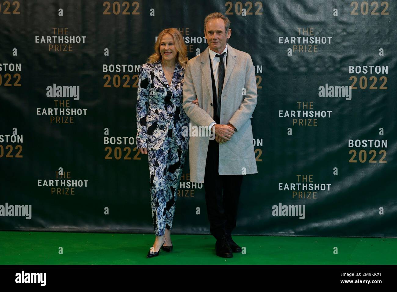 Actress Catherine O'Hara and her husband Bo Welch arrive for the second ...