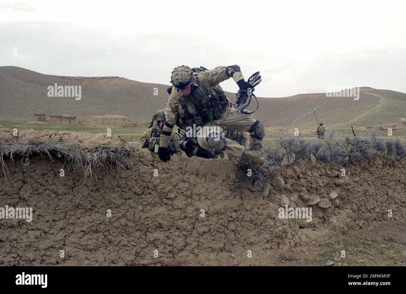 Soldiers with "B" Company, 2nd Battalion, 504th Parachute Infantry ...