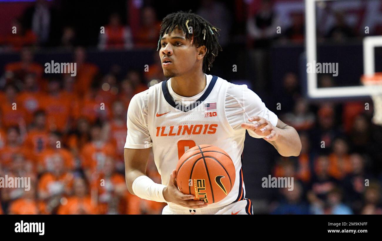 Illinois' Terrence Shannon Jr. looks to pass during the first half of ...