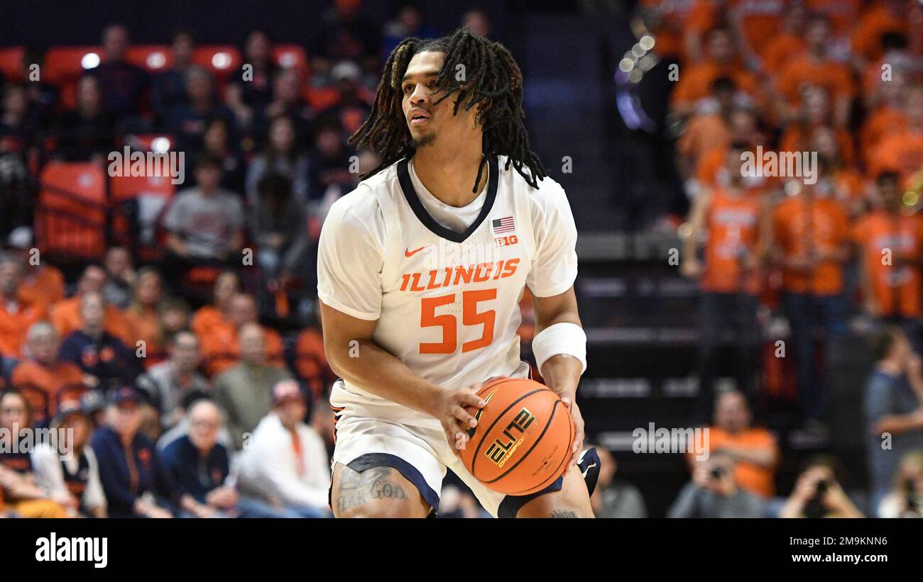 Illinois' Skyy Clark (55) looks to pass during the first half of an ...
