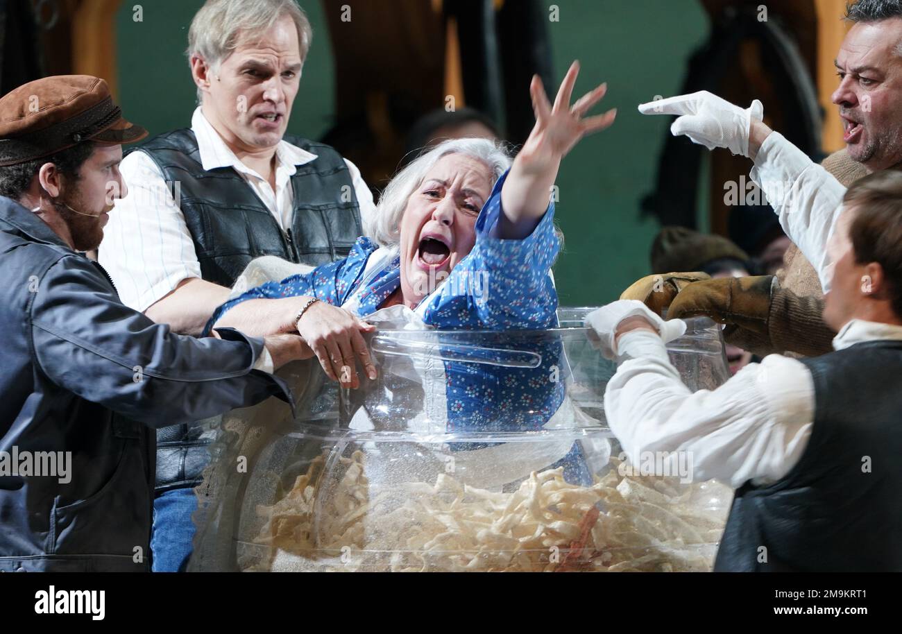 Hamburg, Germany. 18th Jan, 2023. Dmitry Golovnin (2nd from left) as ...