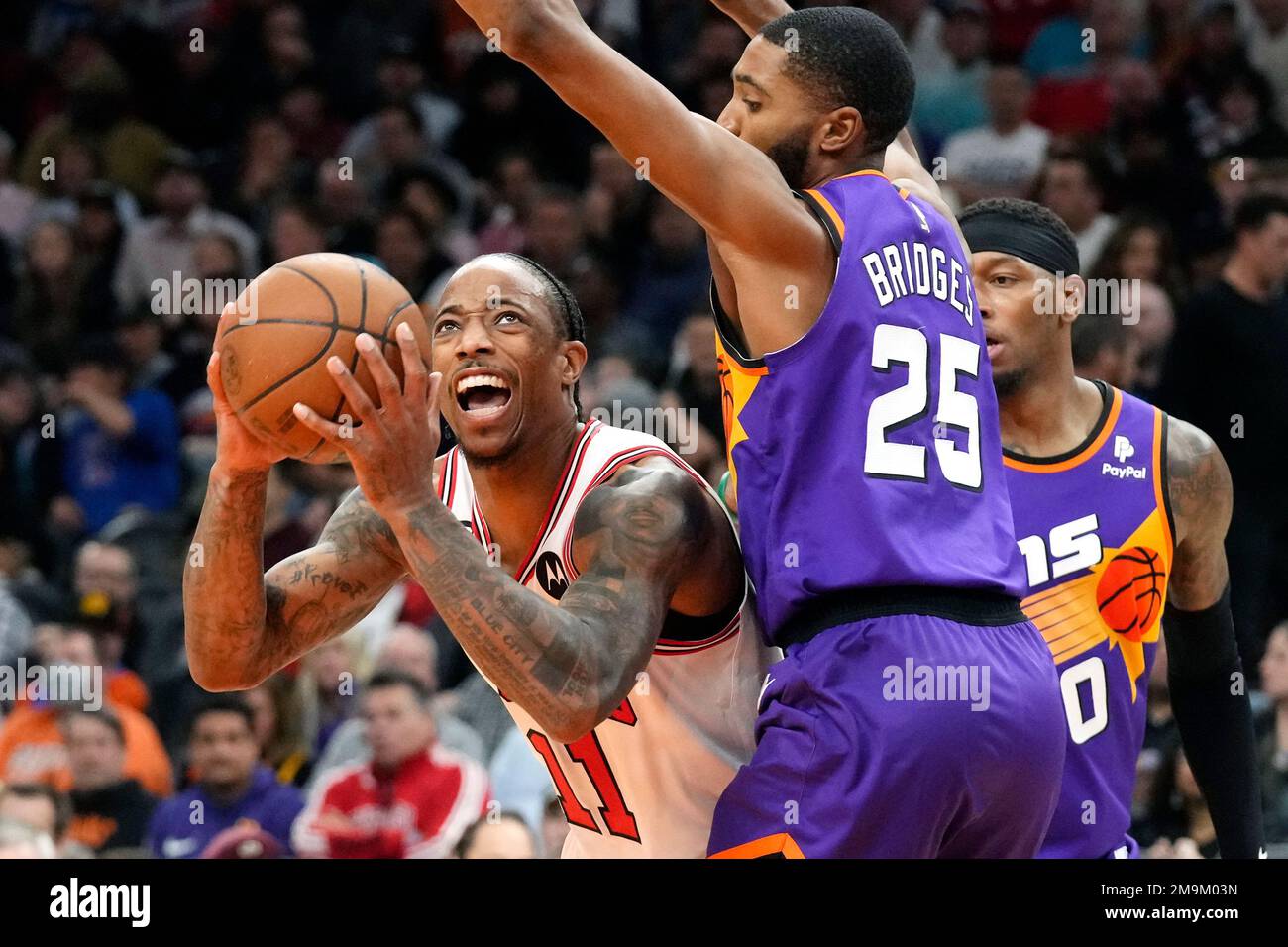 Chicago Bulls forward DeMar DeRozan (11) goes up for a shot against ...
