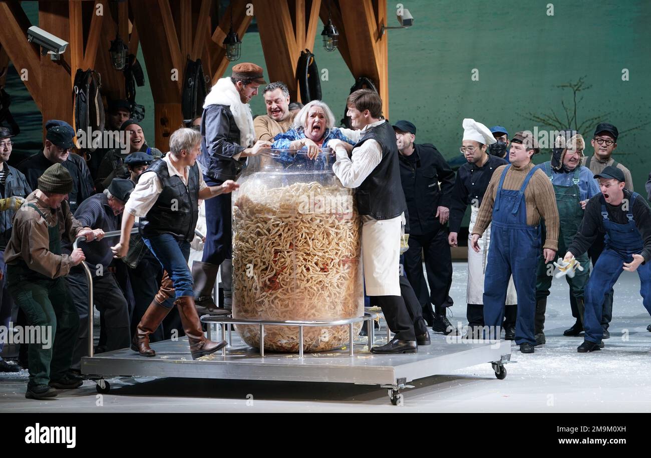 Hamburg, Germany. 18th Jan, 2023. Dmitry Golovnin (front l) as Sergey ...