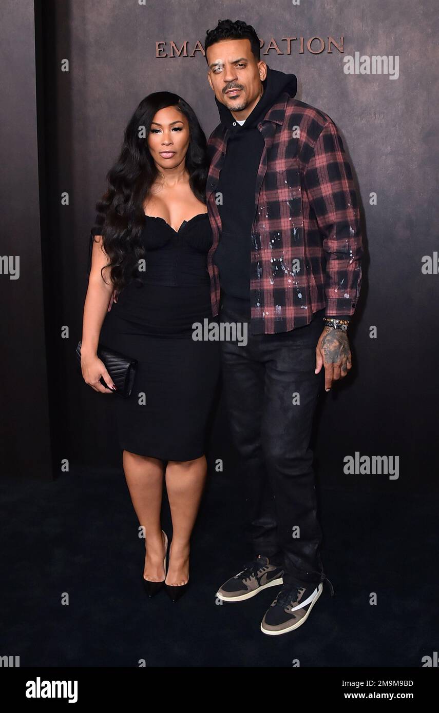 Anansa Sims, left, and Matt Barnes arrive at the premiere of ...