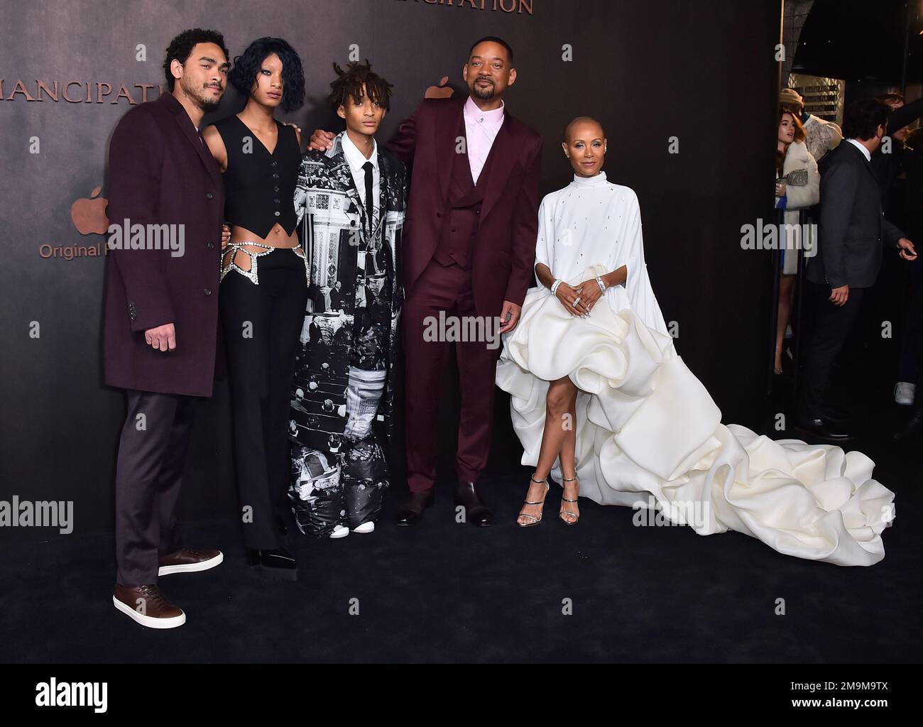 Trey Smith, from left, Willow Smith, Jaden Smith, Will Smith, and Jada ...