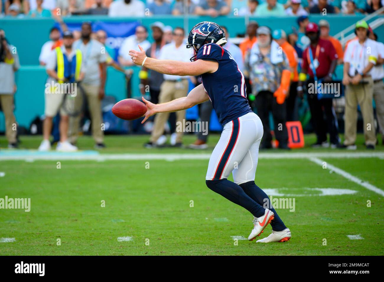 Houston Texans punter Cameron Johnston (11) punts the ball during an ...