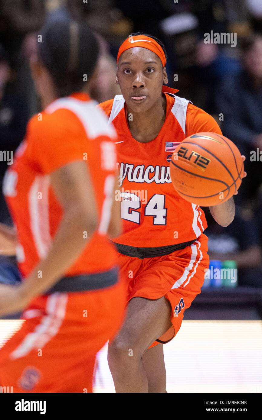 Syracuse forward Dariauna Lewis (24) brings the ball up court during ...