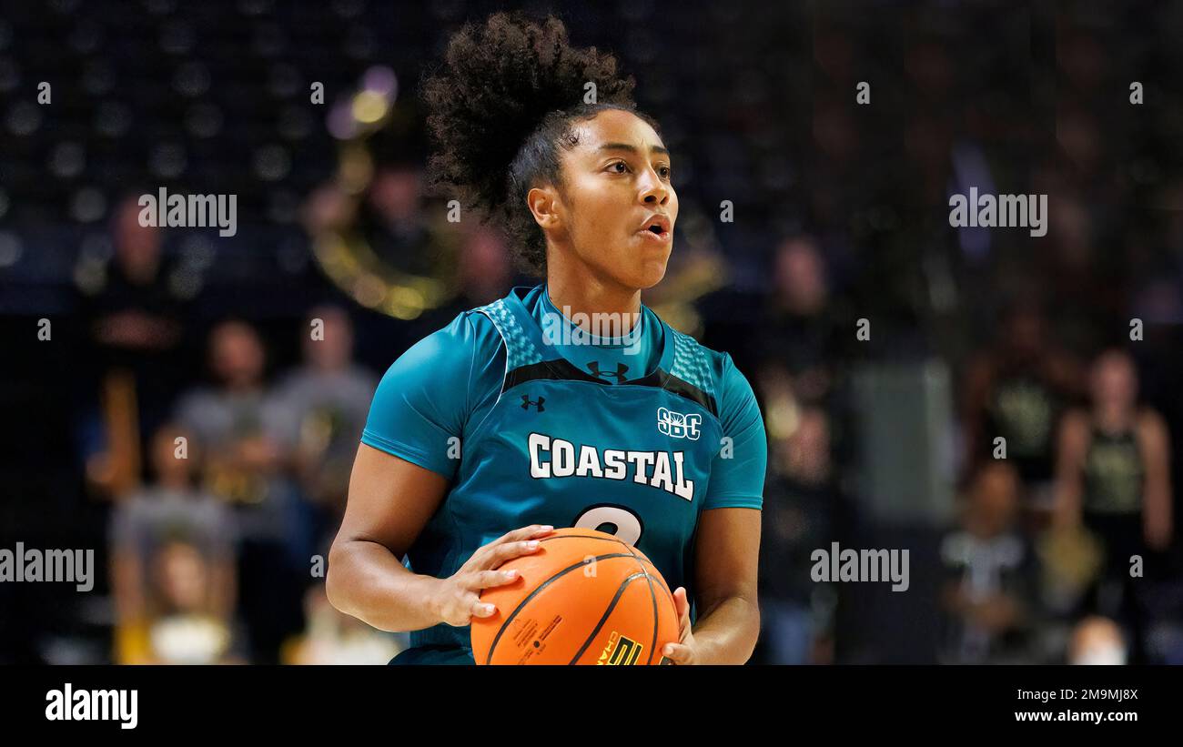 Coastal Carolina's Helena Delaruelle (0) handles the ball during an ...