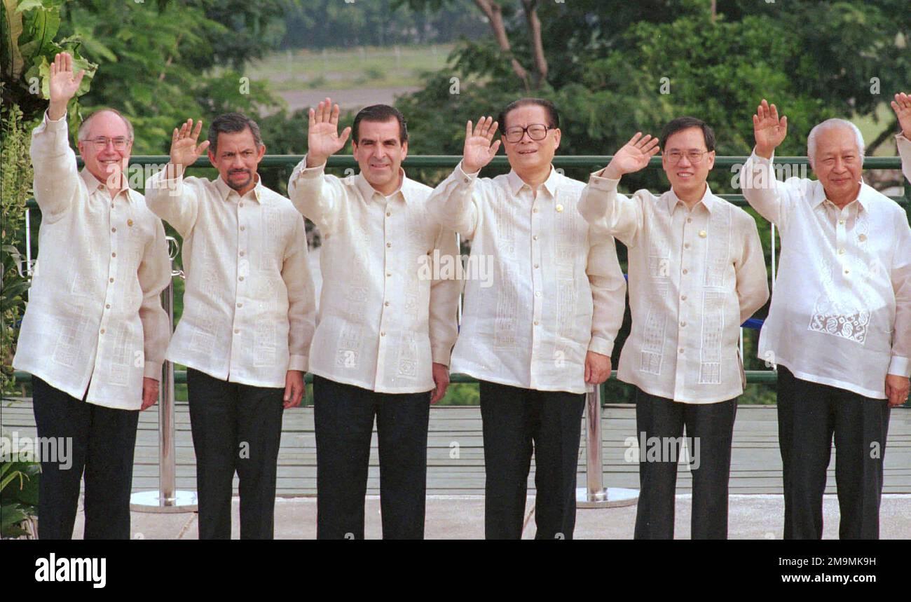 FILE - APEC leaders wearing the traditional "barong tagalog" from the ...