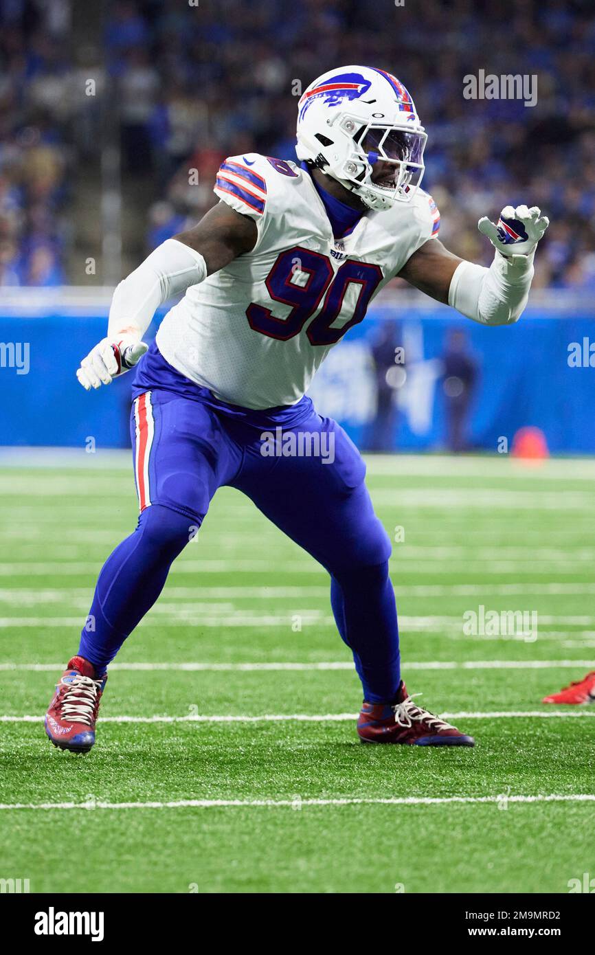 Buffalo Bills defensive end Shaq Lawson (90) pursues a play on defense ...