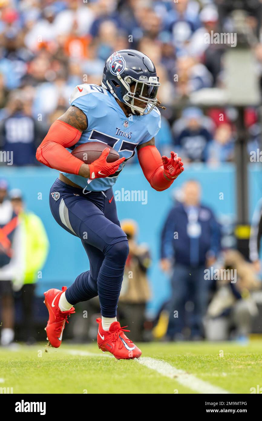 Tennessee Titans running back Derrick Henry (22) runs the ball against ...