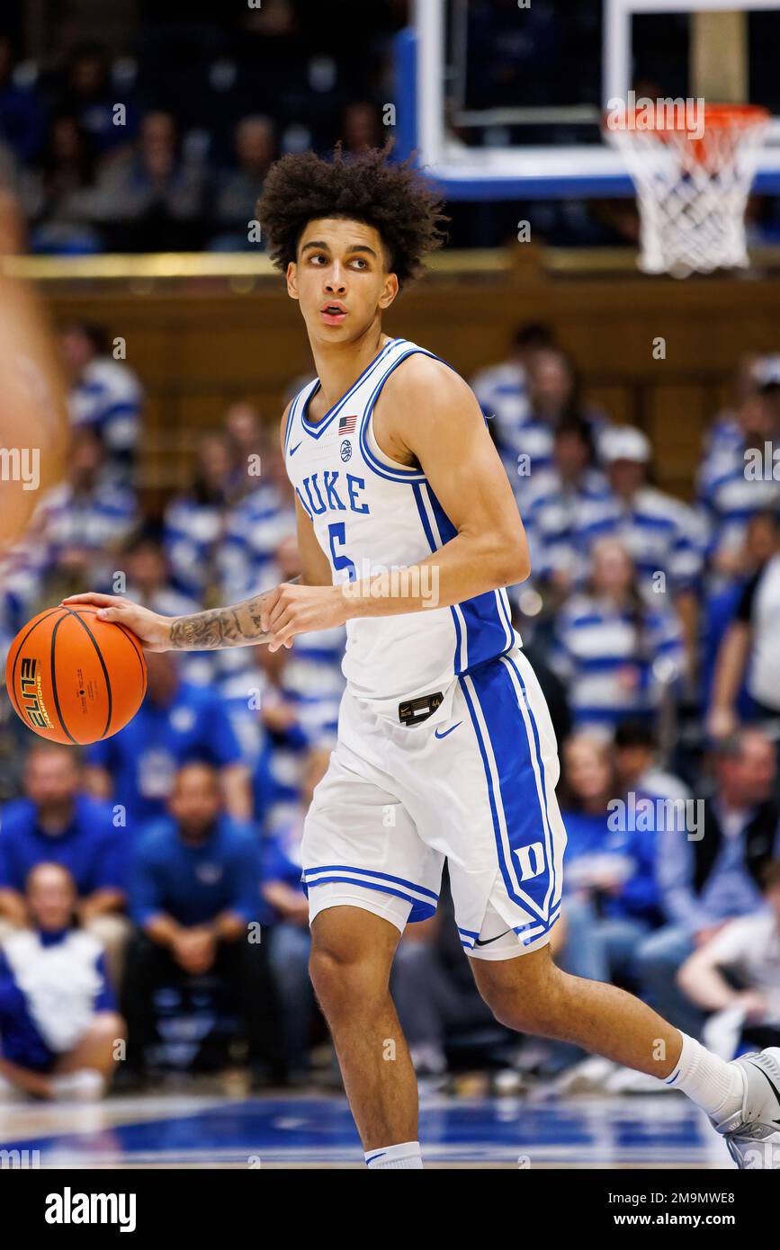 Duke's Tyrese Proctor (5) handles the ball during an NCAA college ...