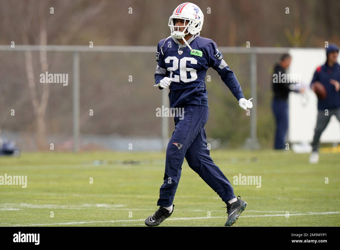 New England Patriots cornerback Shaun Wade (26) warms up during an NFL ...