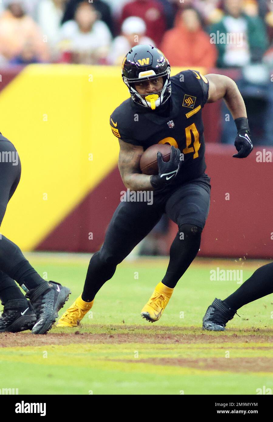 Washington Commanders running back Antonio Gibson (24) runs during an ...